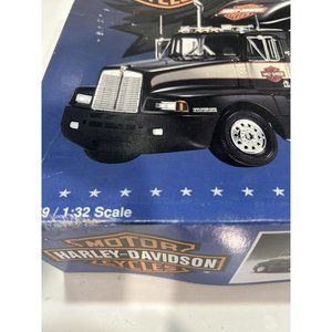 Revell | Toys | Revell Snaptite 32 Model Kit Harley Davidson Tractor ...